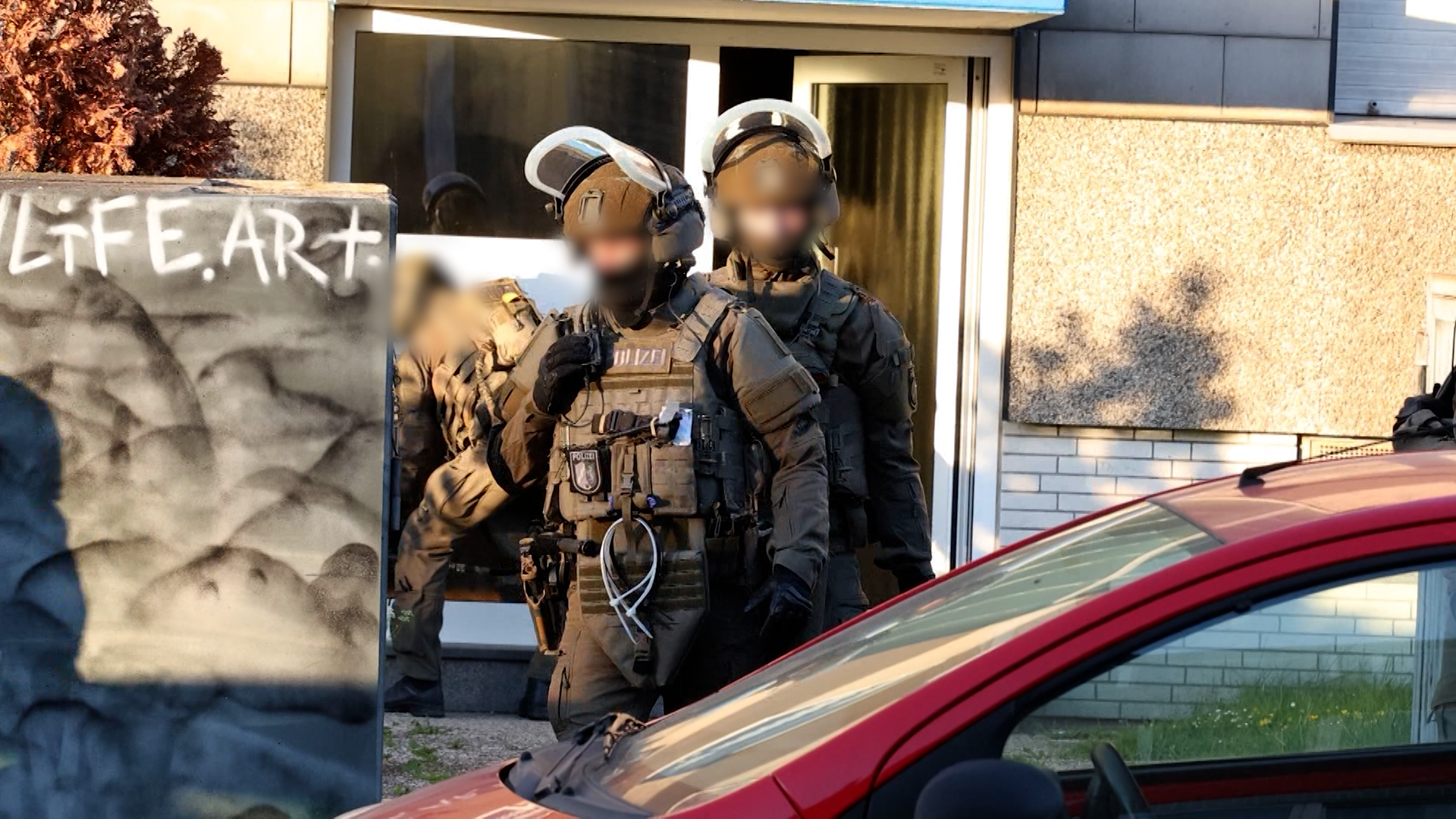 Großrazzia gegen Rocker: SEK stürmt Wohnung in Gelsenkirchen