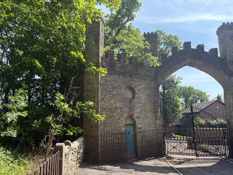 Historic Arbories Lodge in Padiham on market with guide price of £70,000