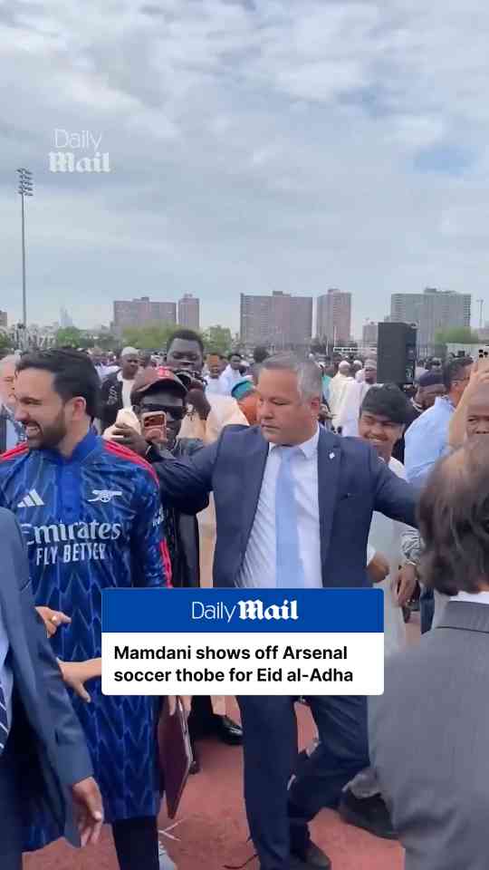 Zohran Mamdani celebrates Eid in custom Arsenal-themed robe