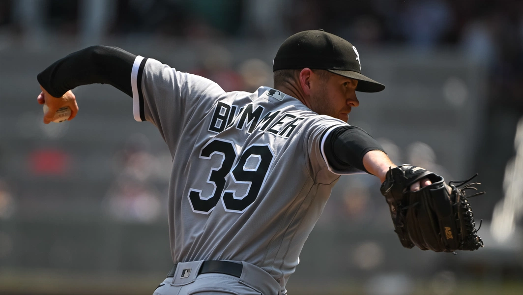 Cubs sign Aaron Bummer to minor league deal amid bullpen woes