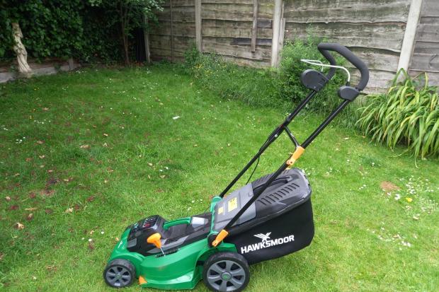 I tried the RHS garden hack that makes lawns instantly look more expensive