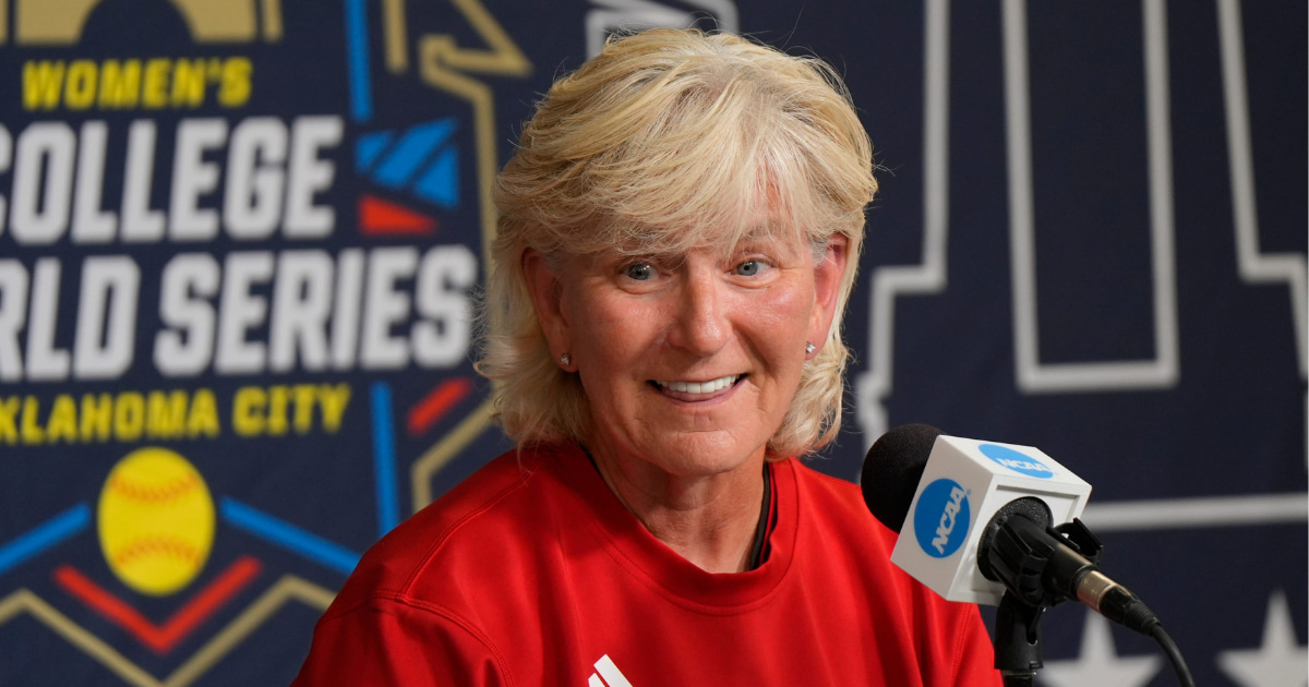 Opposing head coach heaps praise on Arkansas softball, Courtney Deifel