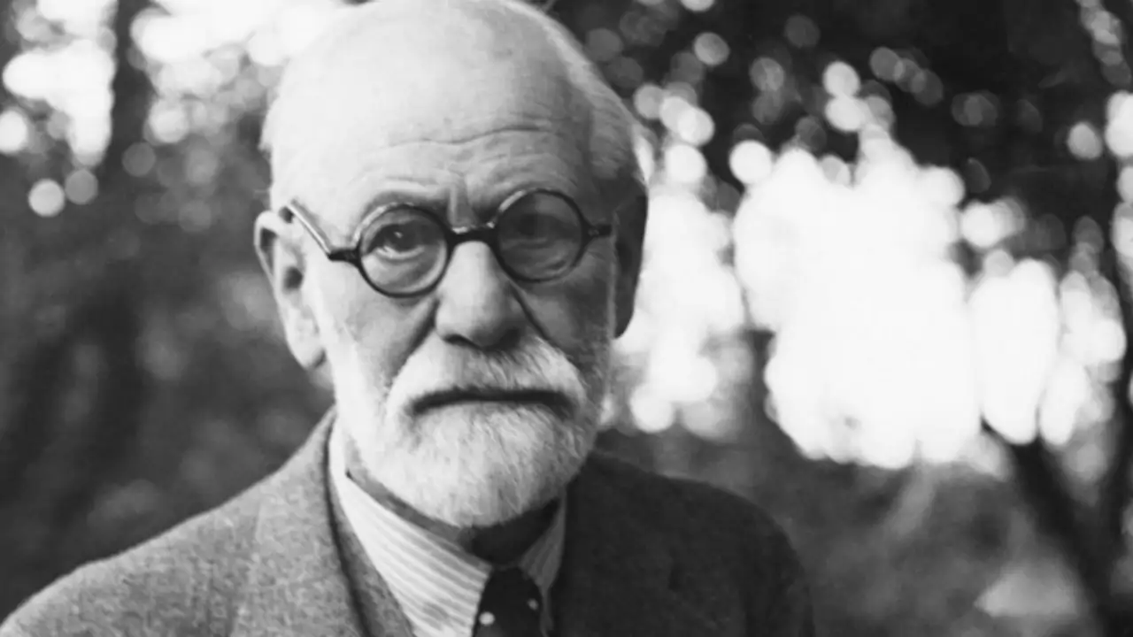 Sigmund Freud, el padre del psicoanálisis, explica por qué la mayoría ...
