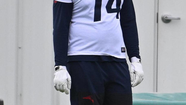 What Caleb Lomu showed at Patriots OTAs: Where is the rookie lining up?
