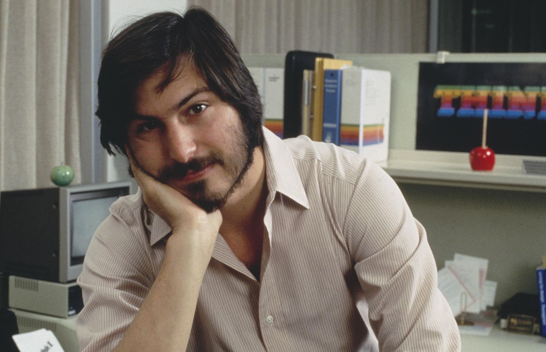 Who are Steve Jobs' four children, how much of his fortune did they ...