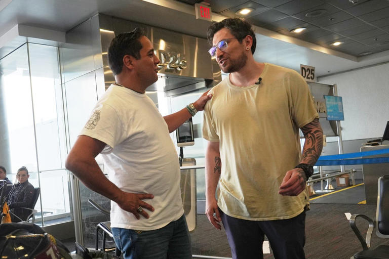 Chilean American stolen as a baby reunites with his mom and gets a ...