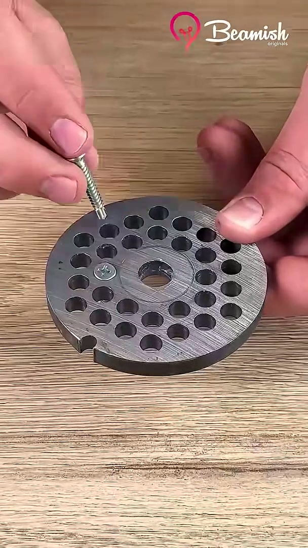 How to cut a circle in PVC pipe #diy #pipe #circle #cuttingskills