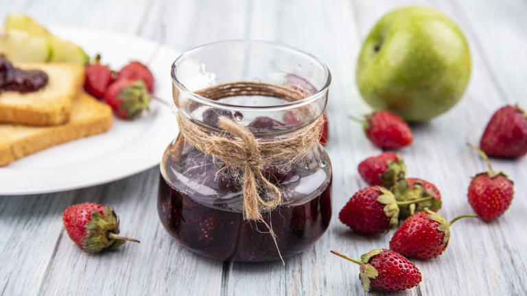 Para yogures, galletas o postres: cómo hacer mermelada casera de fresa ...
