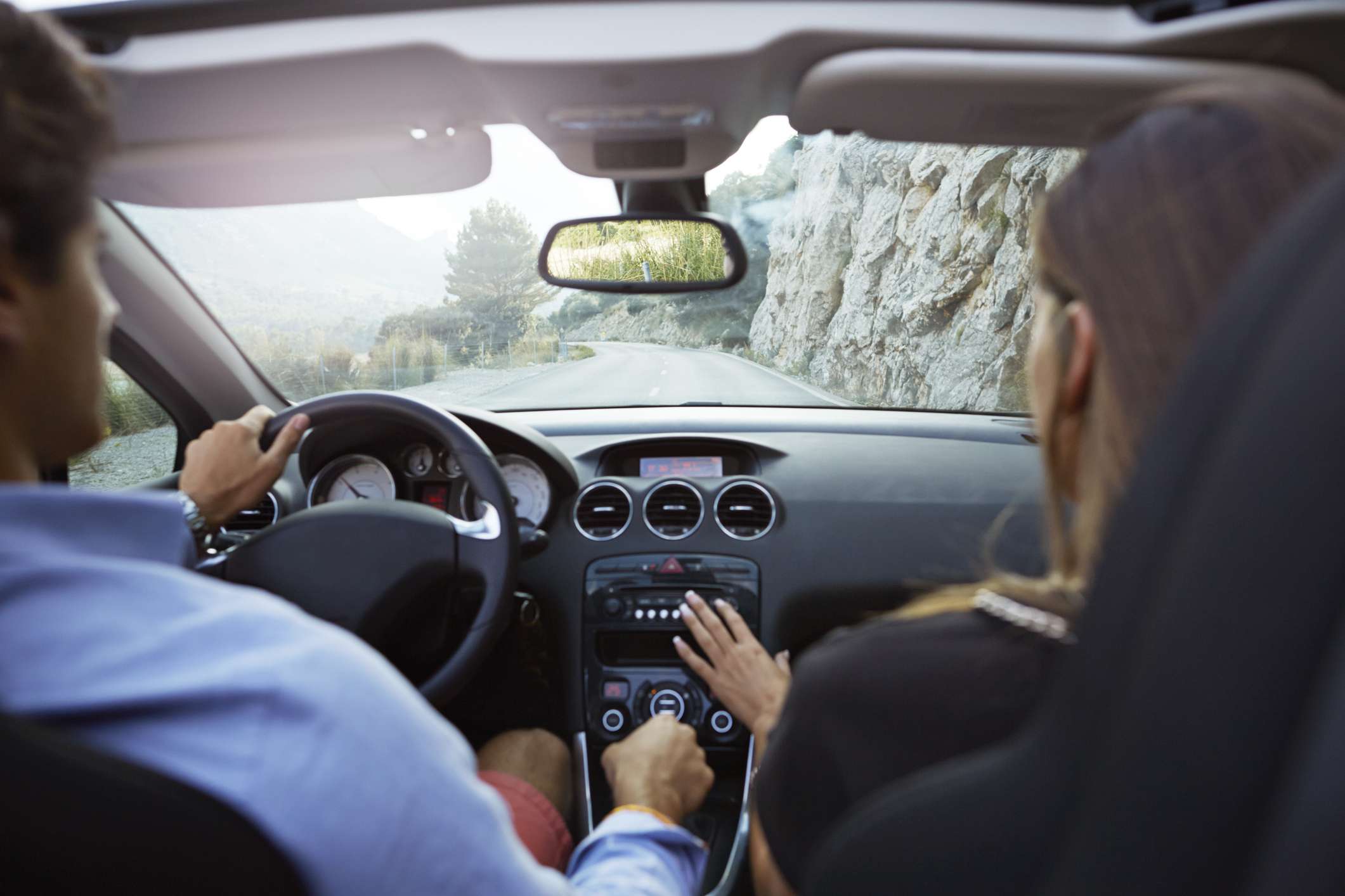 What causes car windows to fog up in summer?