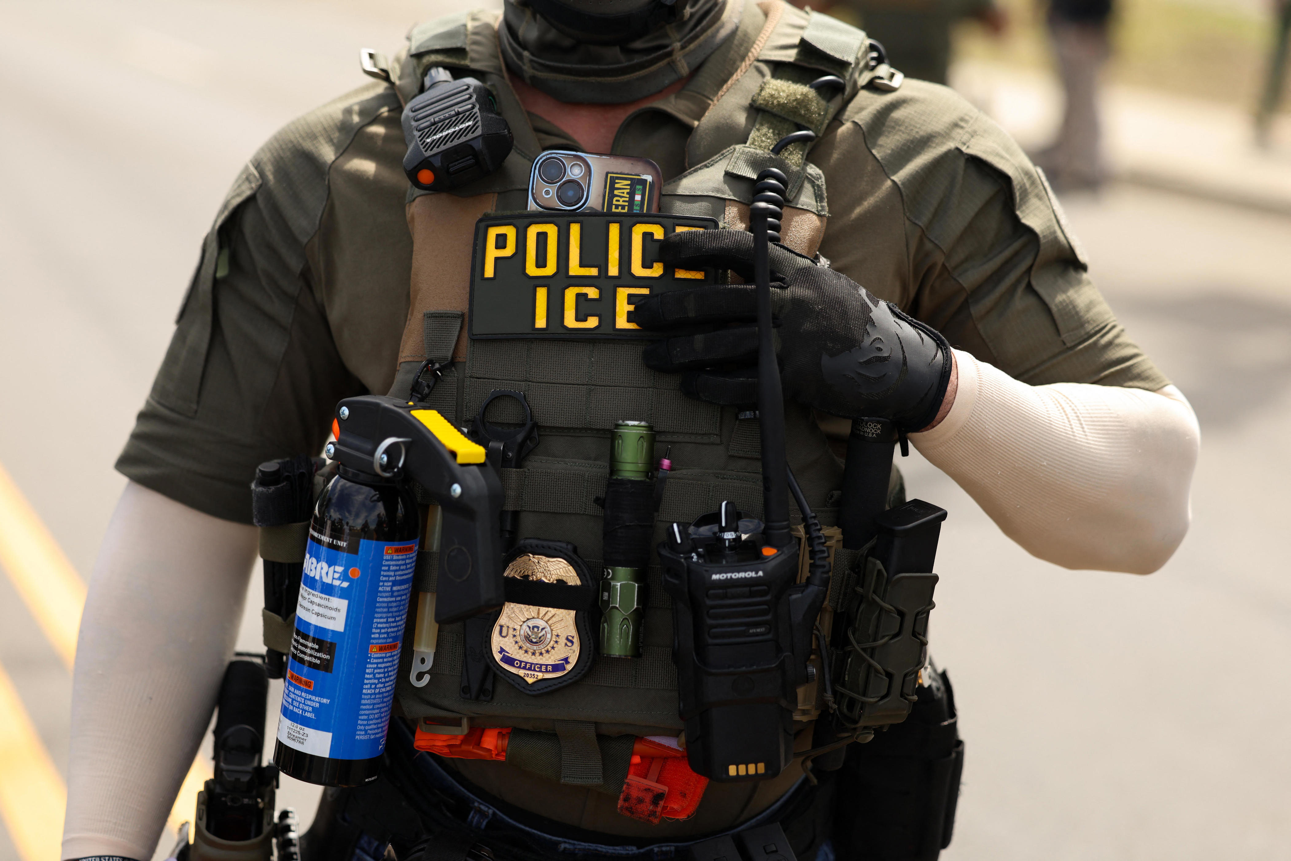 Former detainees describe NYC ICE center conditions