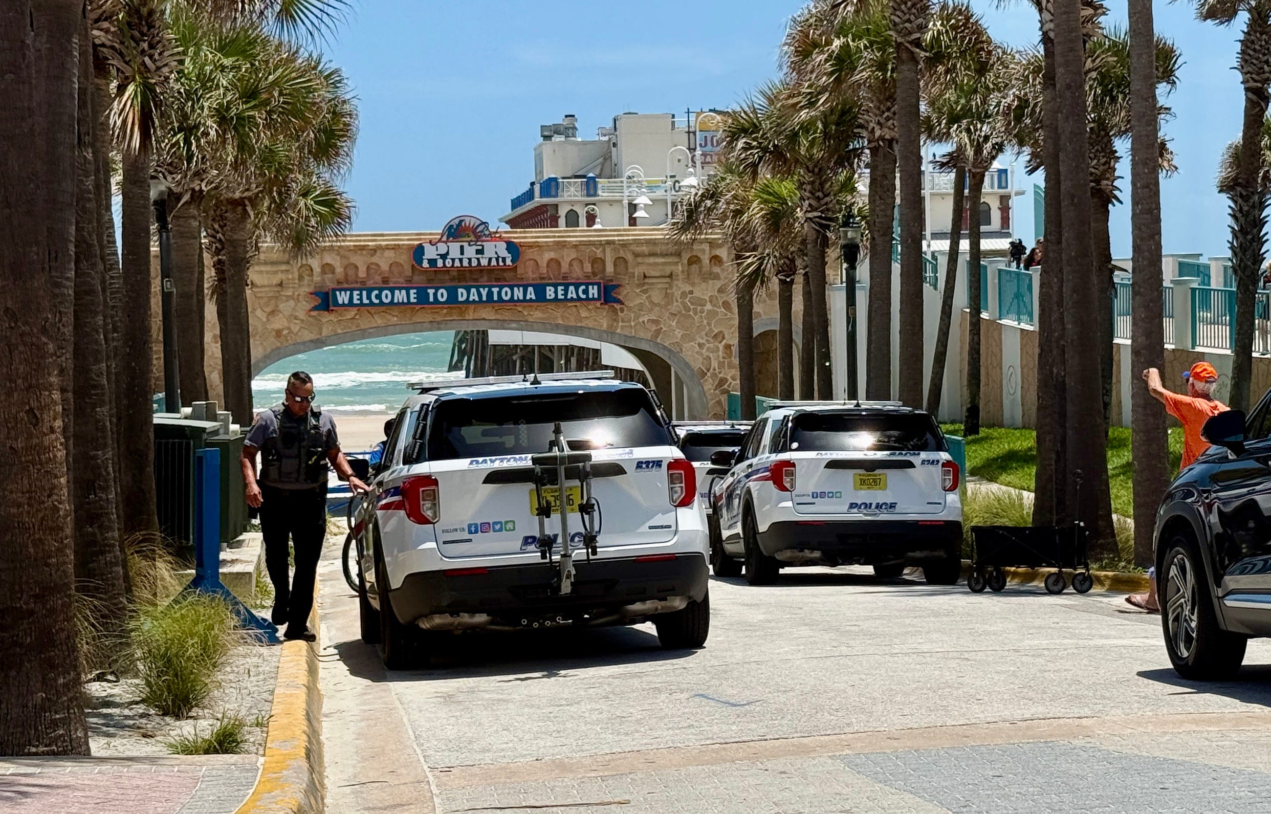 Police say body of wanted murder suspect washes up in Daytona Beach