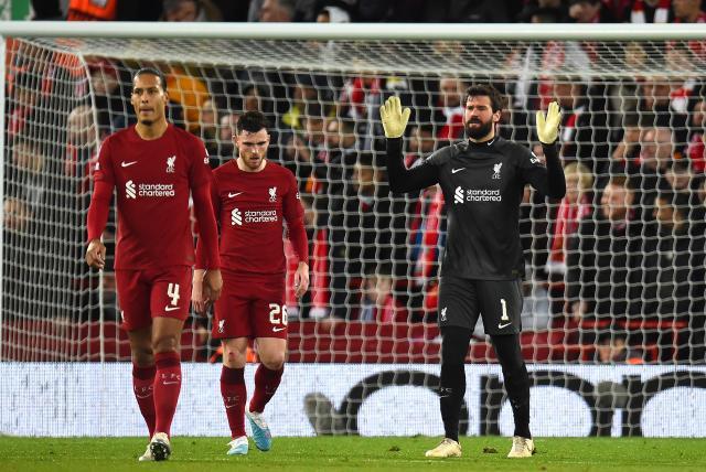 Sigue estampida en Liverpool: el más probable rumbo de Alisson Becker