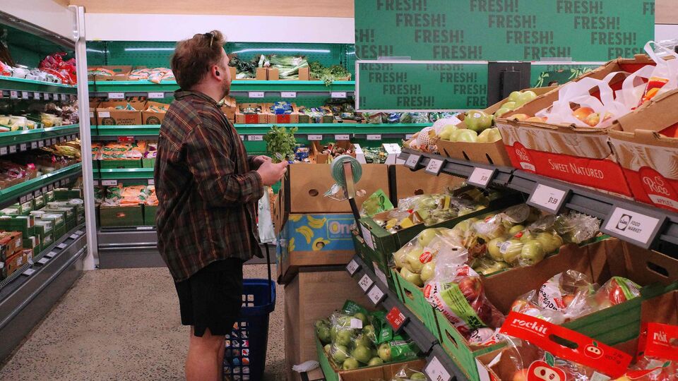 US inflation hits three-year high in April as Americans' income and ...