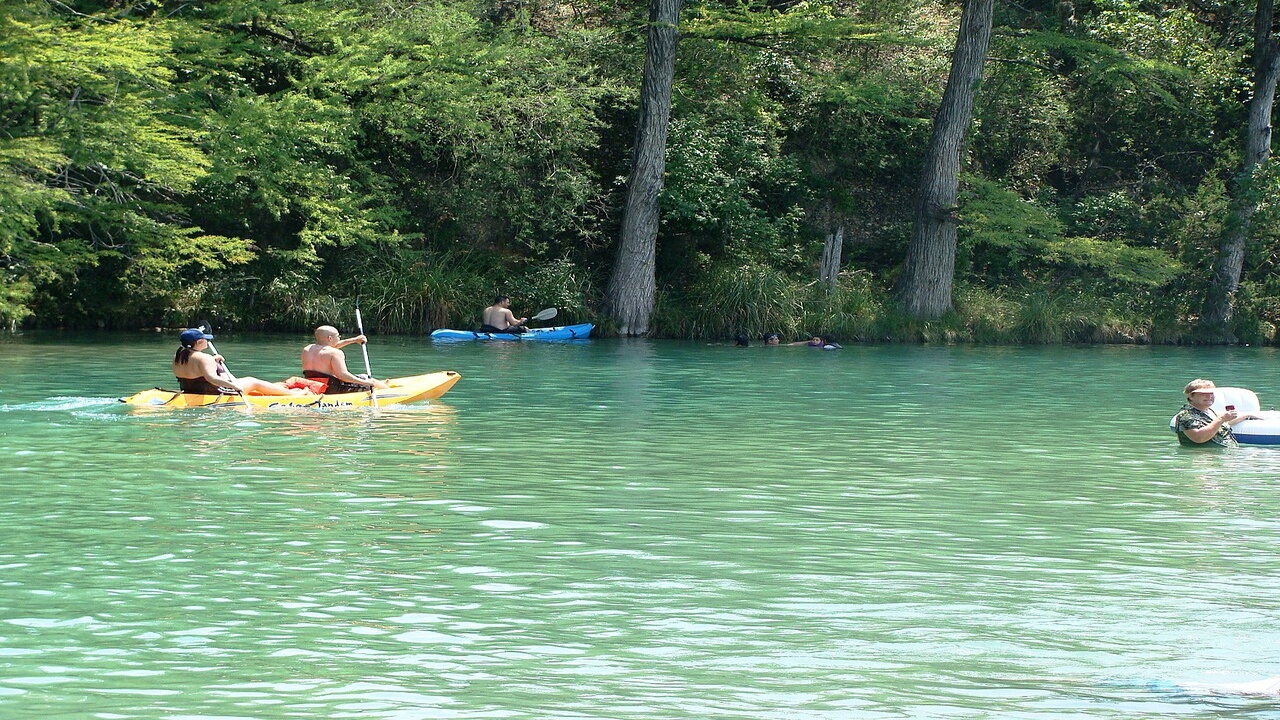 Why hundreds of thousands of Texans keep coming back to this Uvalde ...