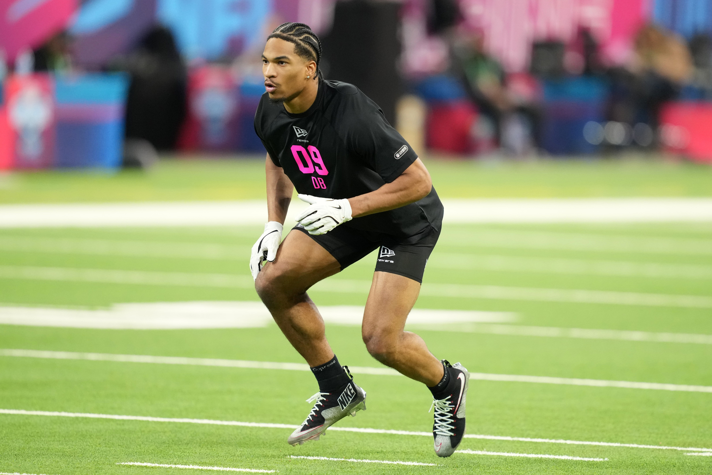 Steelers rookie receives strong praise after displaying humility and ...