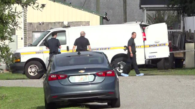 'Domestic incident' ends with 2 men, 1 woman stabbed to death