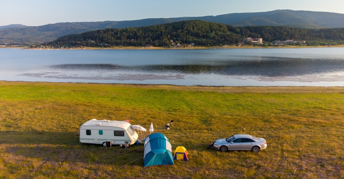 10 South Dakota campsites near Badlands views, caves, and open sky