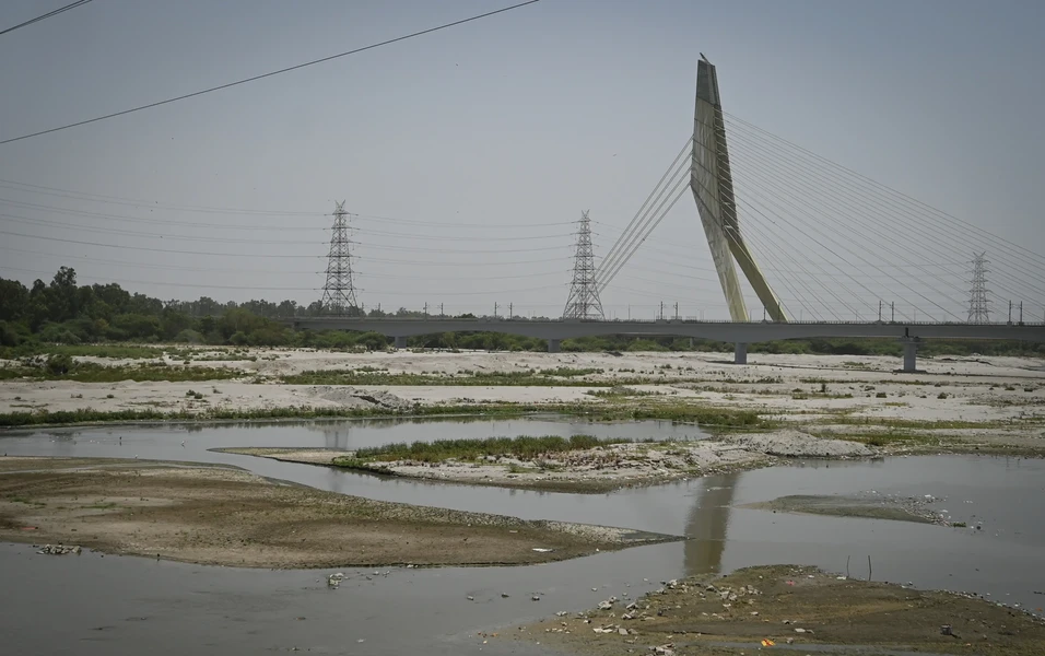 Yamuna drop leaves Delhi short of 90-100 MGD water