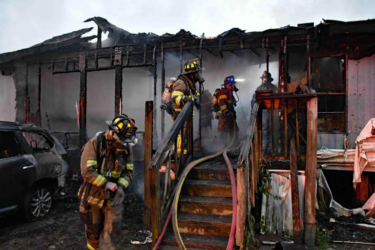 1 killed, 1 severely burned in early-morning Colleton County structure fire