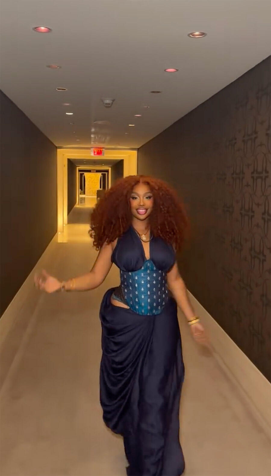 SZA stuns in saree-inspired look at AMAs 2026, Indian designer Niharika ...