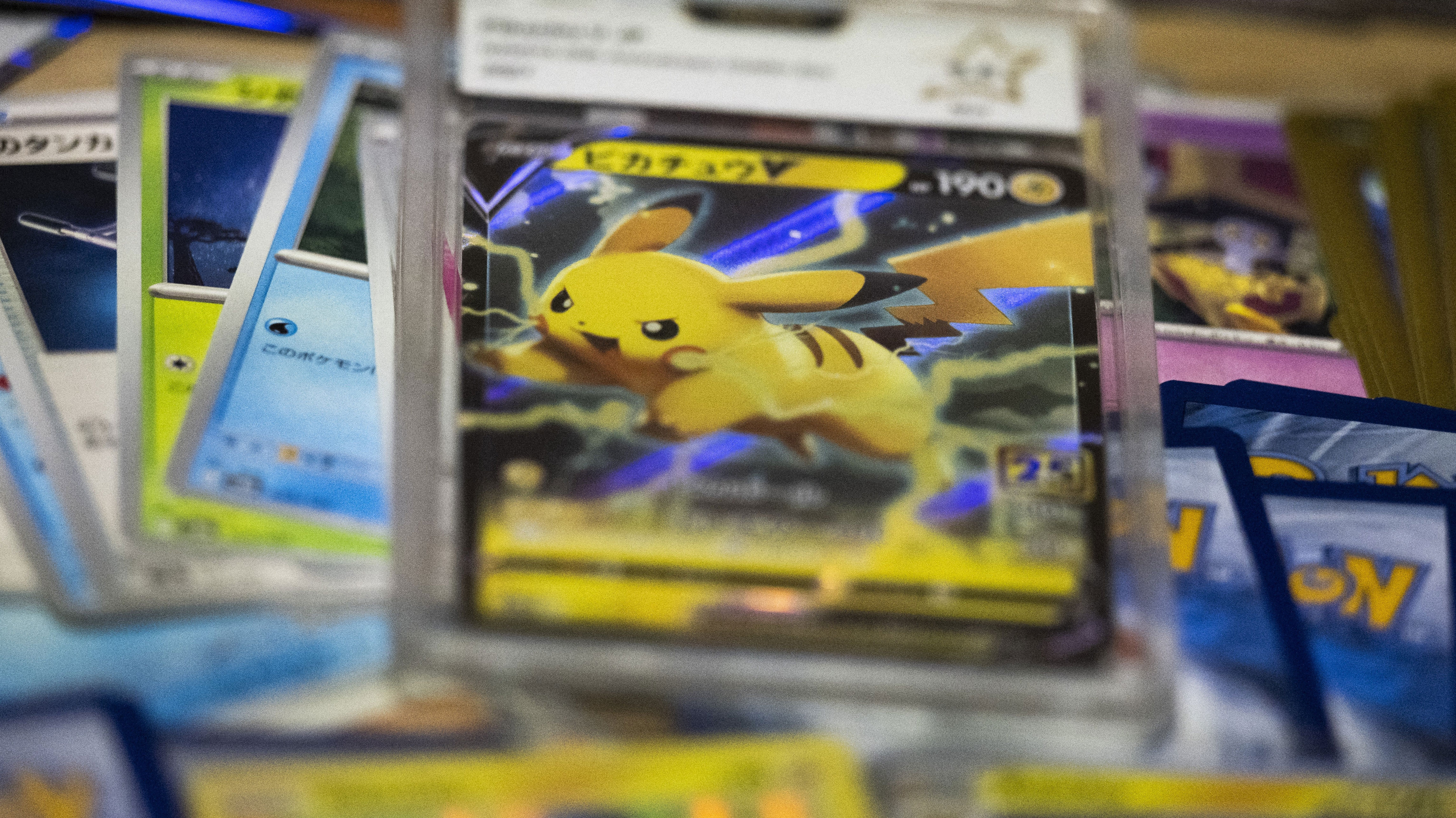 10 bilhões de cards de Pokémon foram impressas no último ano, e ainda ...