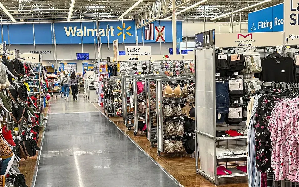 Walmart offers $15 apparel as part of wider discounts