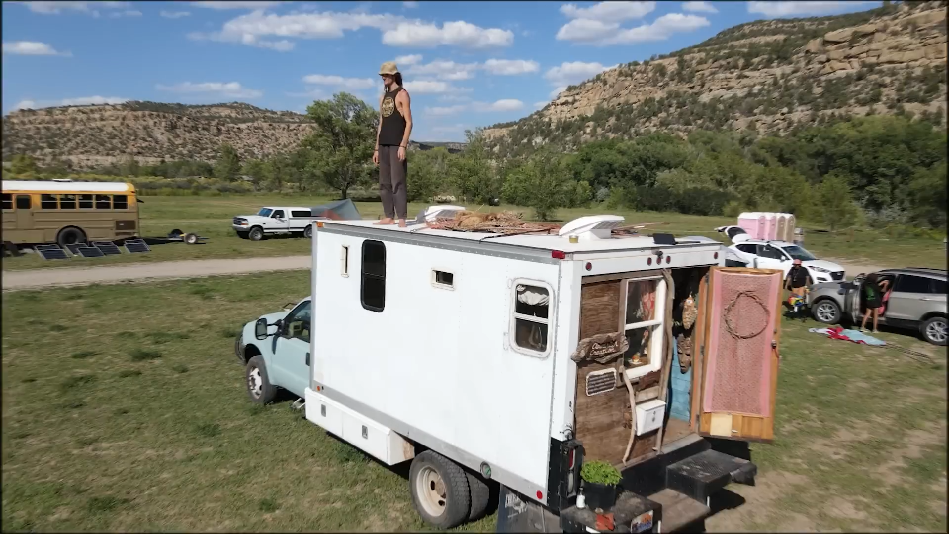 His secret home inside a box truck is surprisingly beautiful