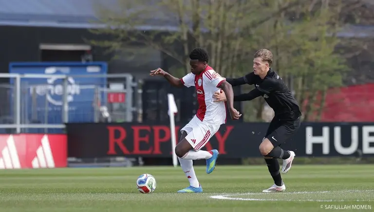 Ajax O17 sluit wedstrijd met zestien doelpunten winnend af tegen PEC ...