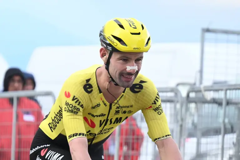 Giro stage 18 fines and time penalties: After pee-bidon-gate ...