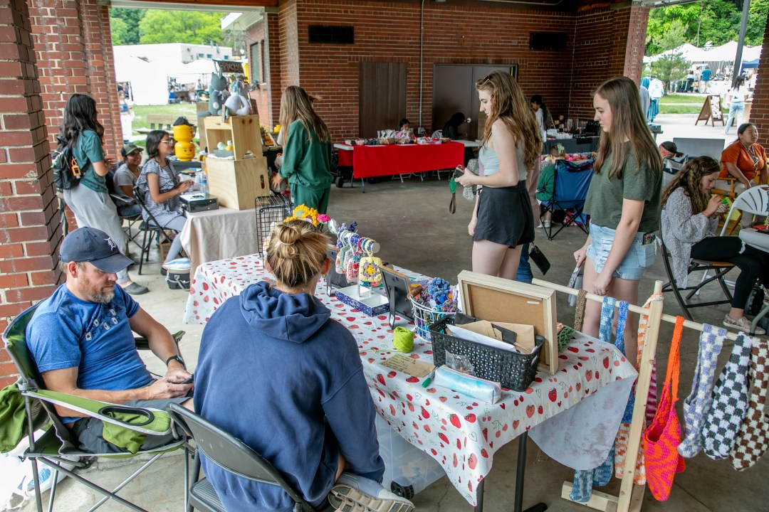 Over 100 craft vendors to attend John Ball Zoo market