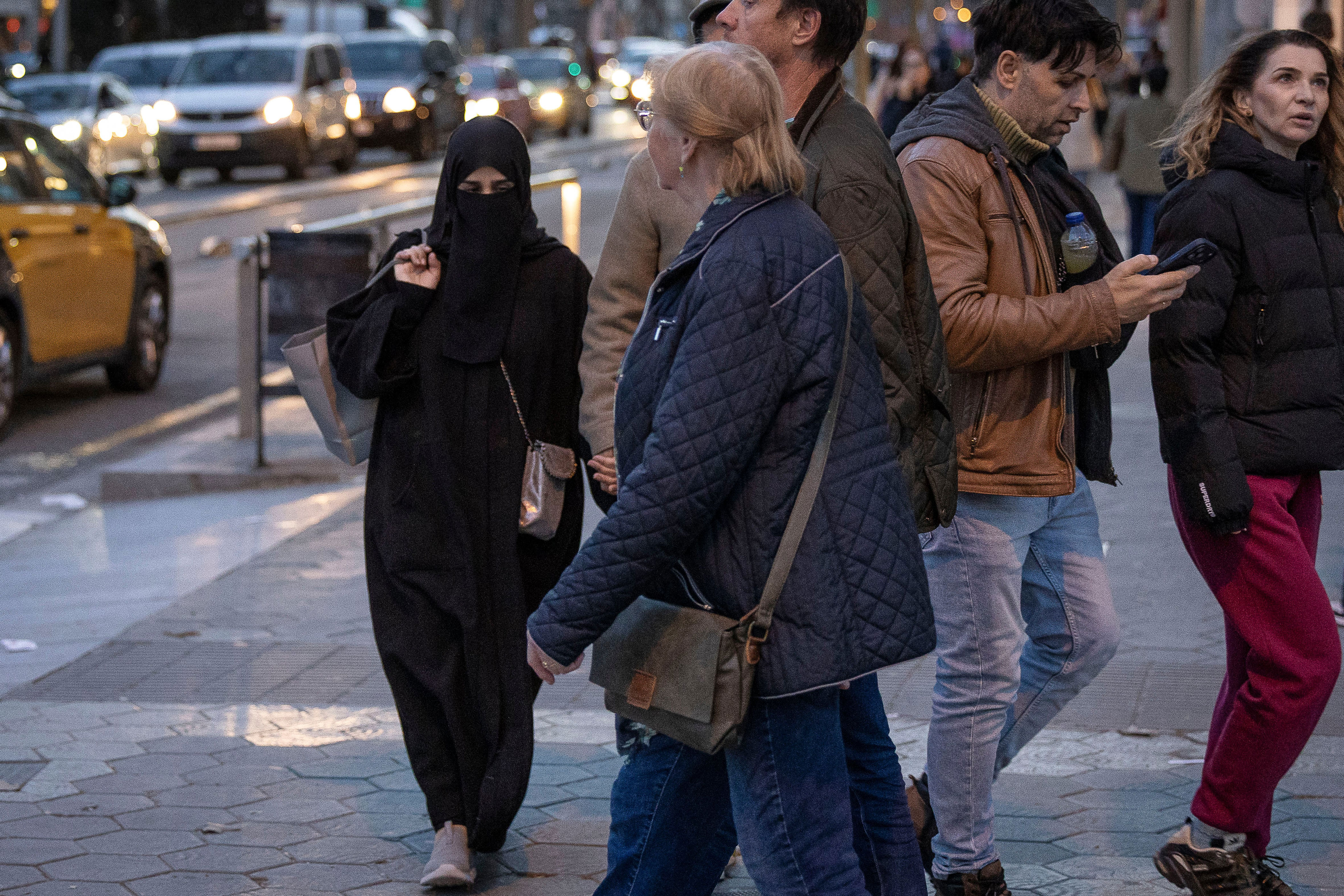 El Congreso crea una subcomisión para estudiar el uso del burka y el ...