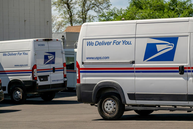 US Postal Service signs multiyear deal to solidify DHL ties