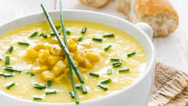 Cómo hacer en casa la clásica crema de elote de las fiestas de salón ...