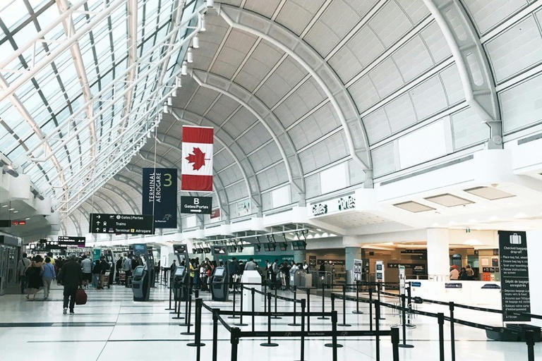 Canadians urged to document luggage as airport tag-switching drug cases ...