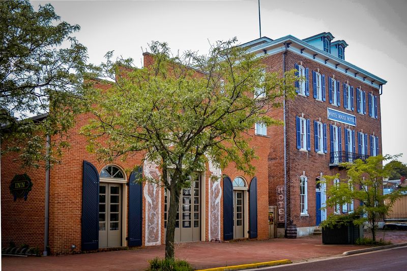 12 scenic Missouri river towns that make you want to slow down and stay ...