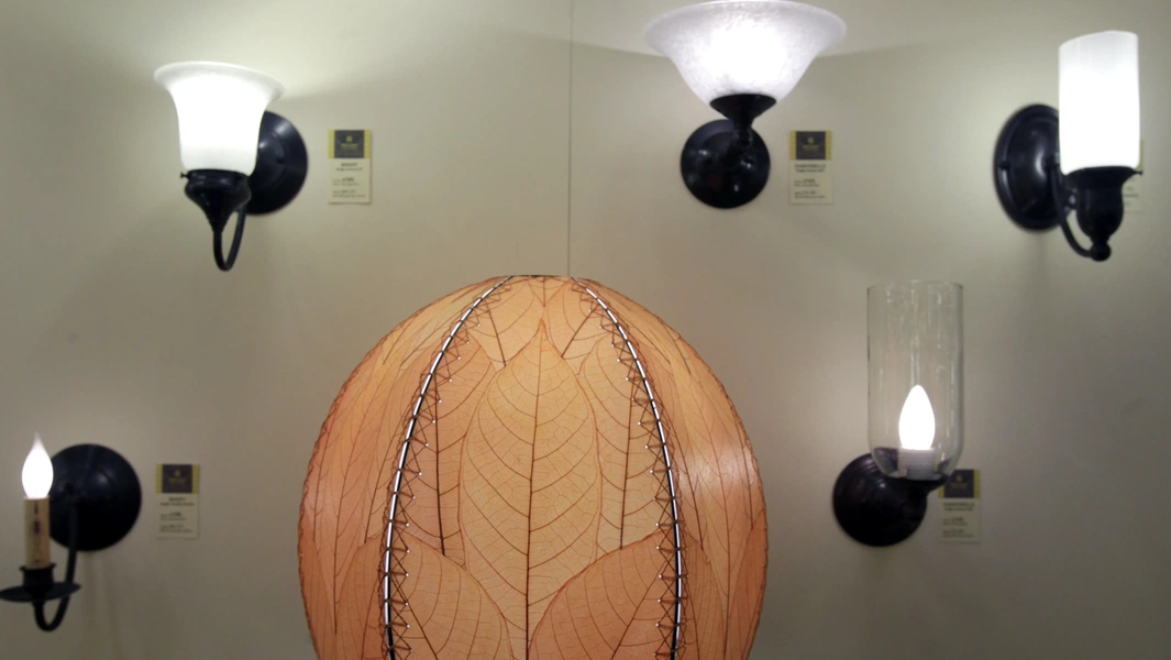 DIY woodsy wall sconce taps into 2026 organic lighting trend