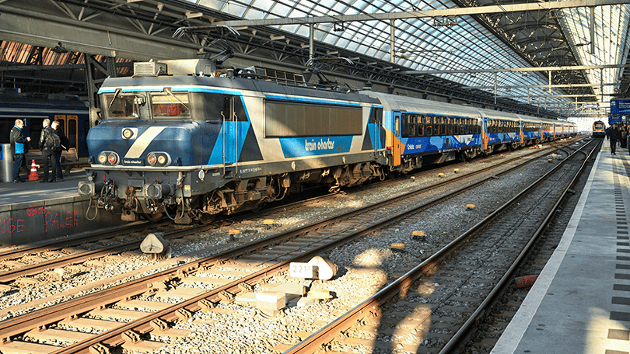 Vanaf 14 december krijgen Antwerpen en Gent een nieuwe treinverbinding ...