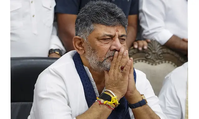 D K Shivakumar meets Karnataka Guv ahead of CLP meeting