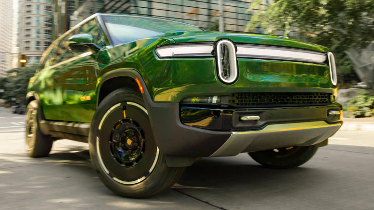 Feds step in after a broken bolt sent two Rivian R1S SUVs swerving ...