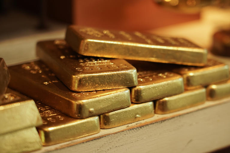 CIA officer stashed 308 gold bars and $2m cash at home