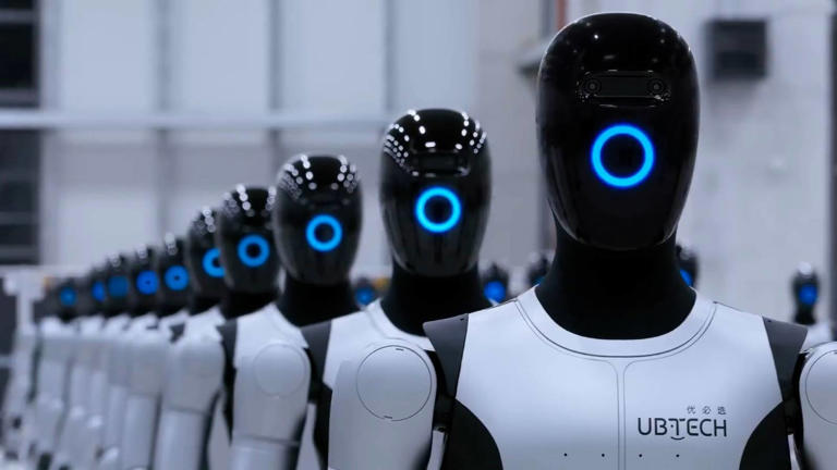 Havalimanlarında insansı robotlar, yolculara çok dilli bilgi hizmeti ...