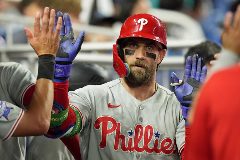 Bryce Harper bristles at blowback from toothbrushing technique. Just a ...
