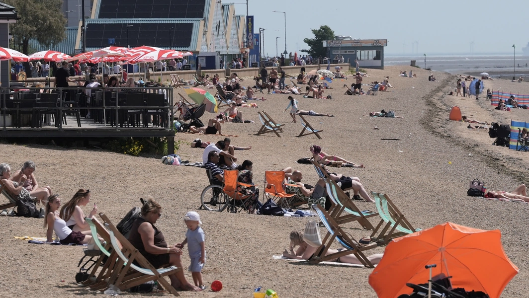 Gemma Collins' beach sunburn sparks health warnings amid heatwave