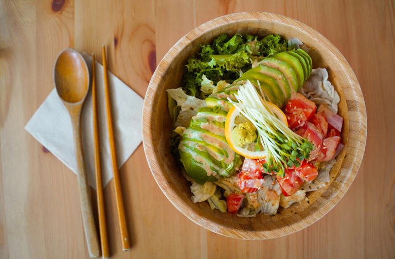 AI suggests simple food swaps to make meals healthier and cheaper