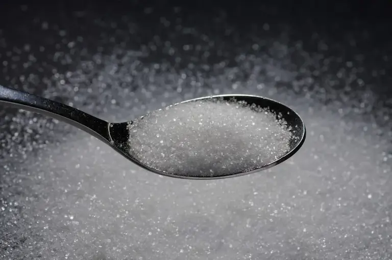 6 clear signs your body is reacting poorly to processed sugar