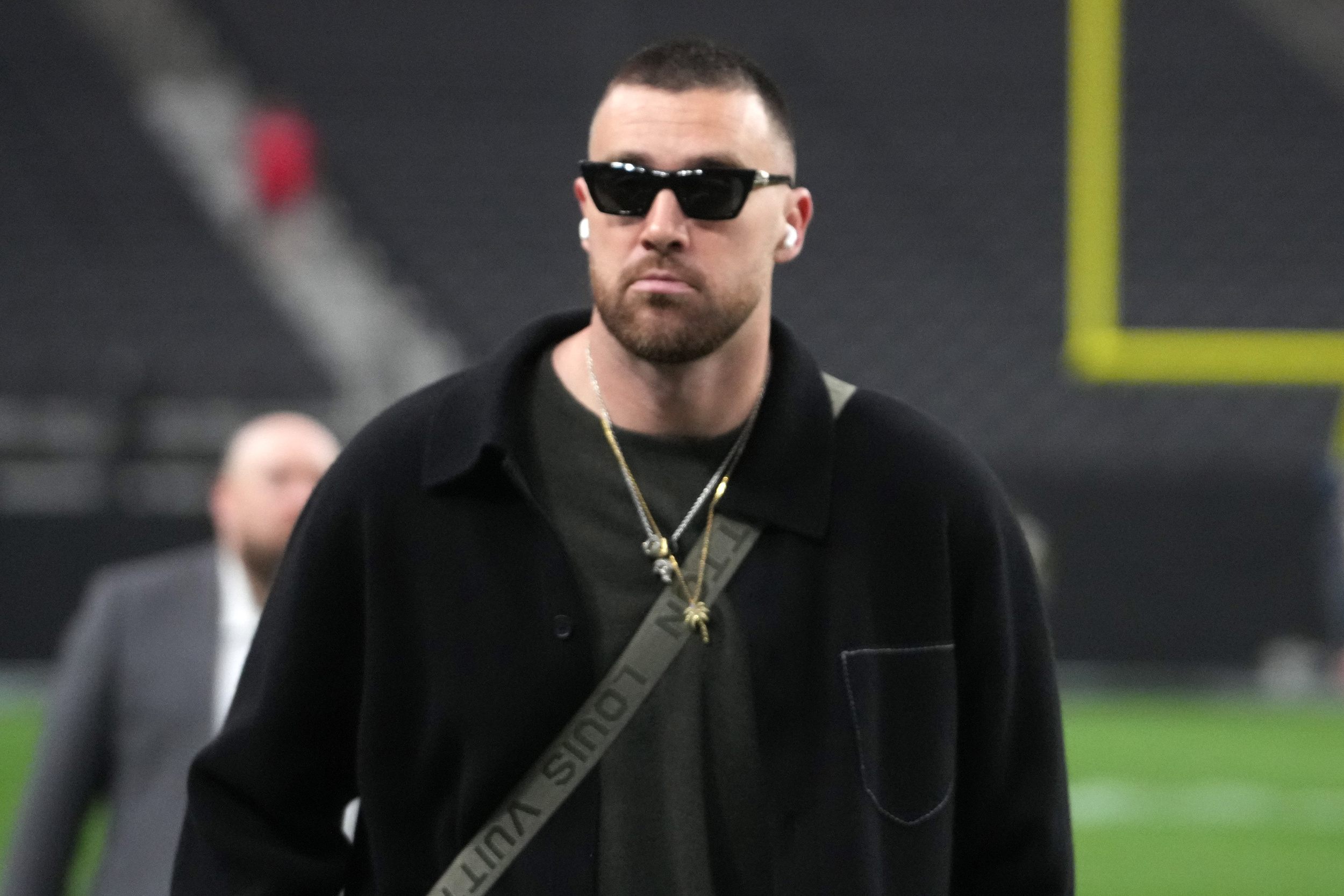Travis Kelce sends fun warning to Patrick Mahomes after latest business ...