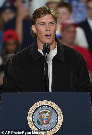 Jaxson Dart forced to address Trump speech in Giants locker room as ...