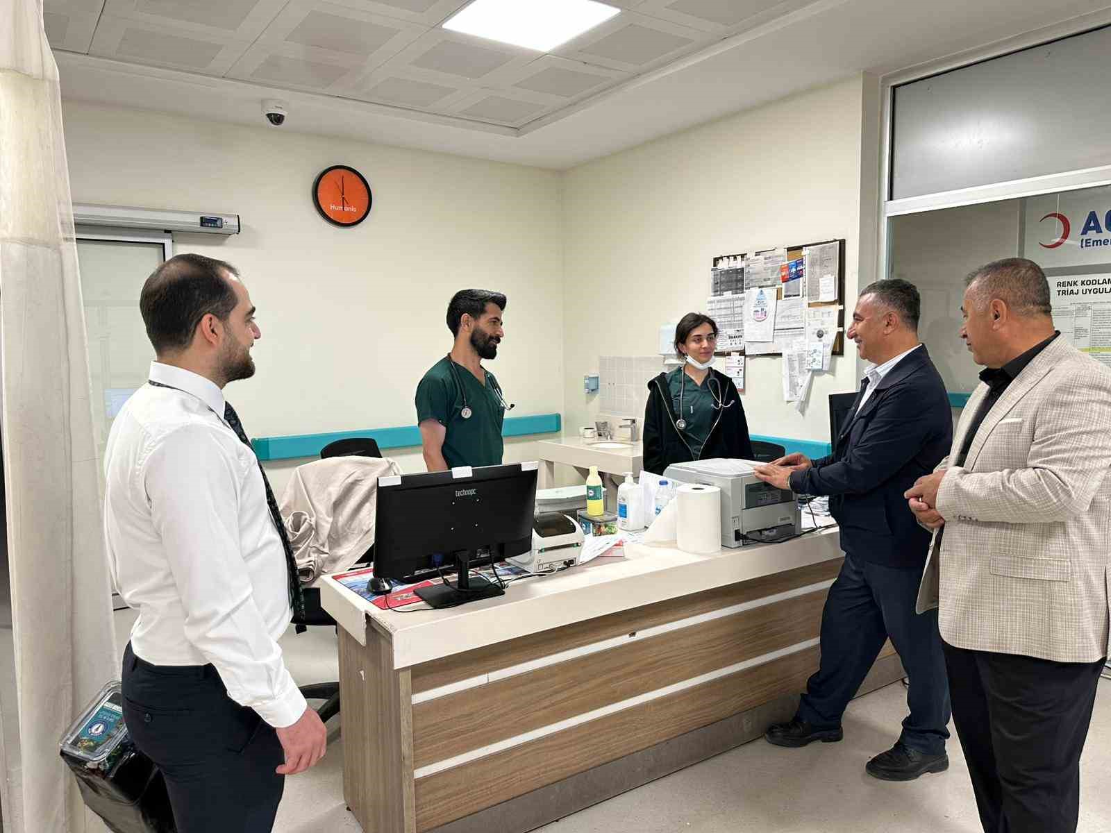 Sağlık-Sen Şırnak Şubesi’nden sağlık çalışanlarına bayram sürprizi