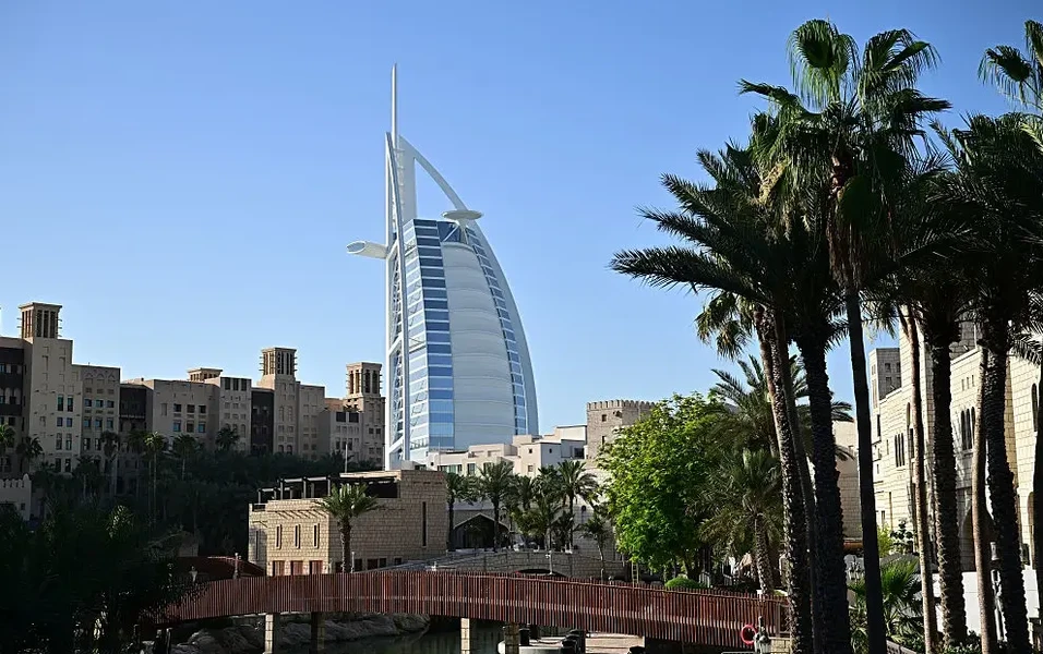 Solo travel magic in Dubai’s golden sands