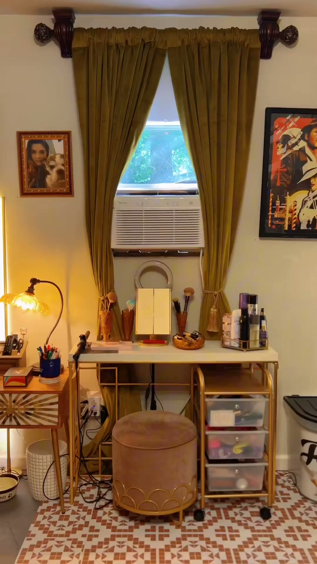 Melissa's cozy eclectic tiny home with a decor style that blends ...